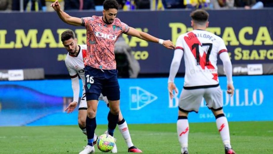 Cádiz Cf: Chris Ramos toca el cielo con sus propias manos